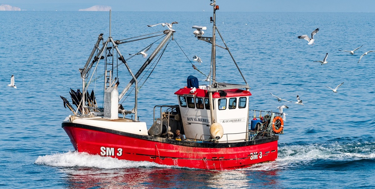 Fiskekutter forliser på atlanterhavet: Fiskerne drev rundt i 3 dage ...
