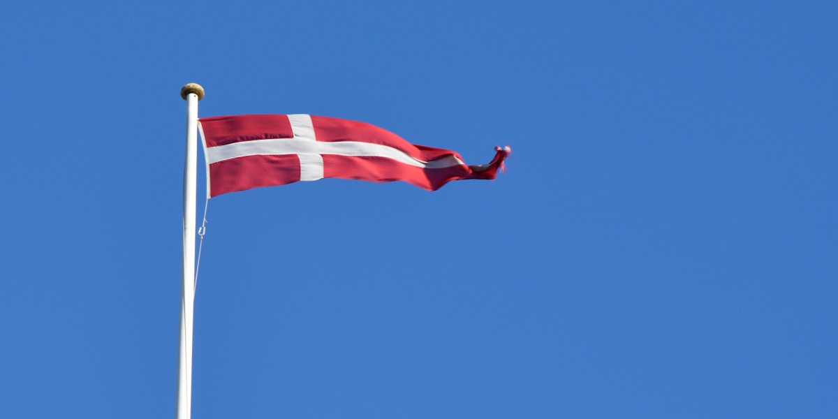 Træt af knuder på din vimpel? Her er tricket | Nyheder24.dk